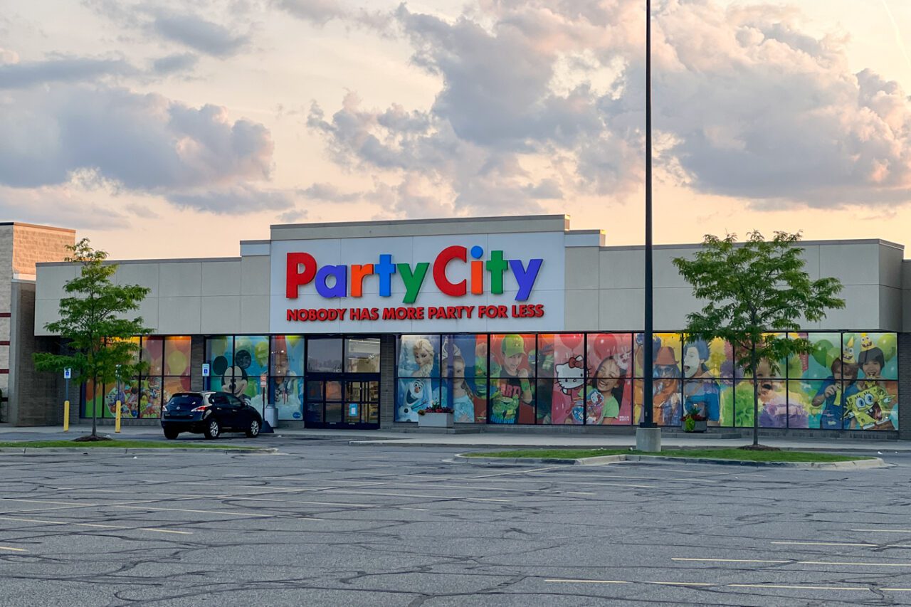 Macomb Mall - Lormax Stern