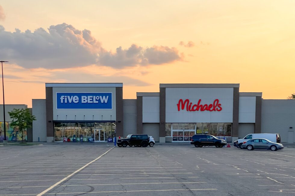 Macomb Mall - Lormax Stern